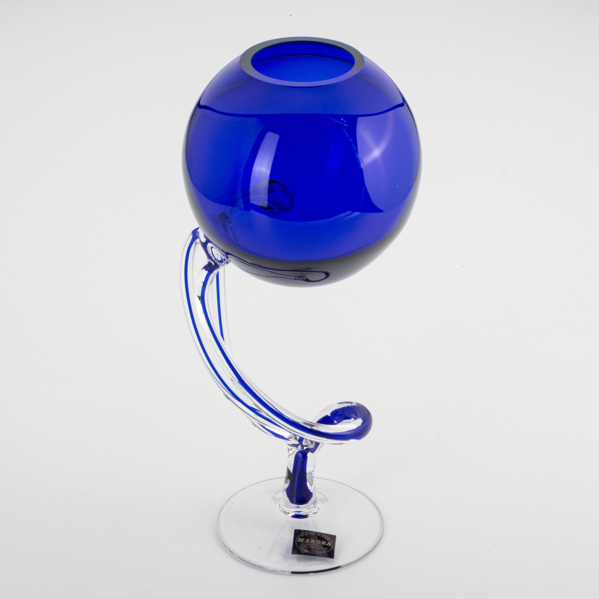 Ваза на фигурной ножке, Makora Krosno, цветное стекло, гутная техника ...