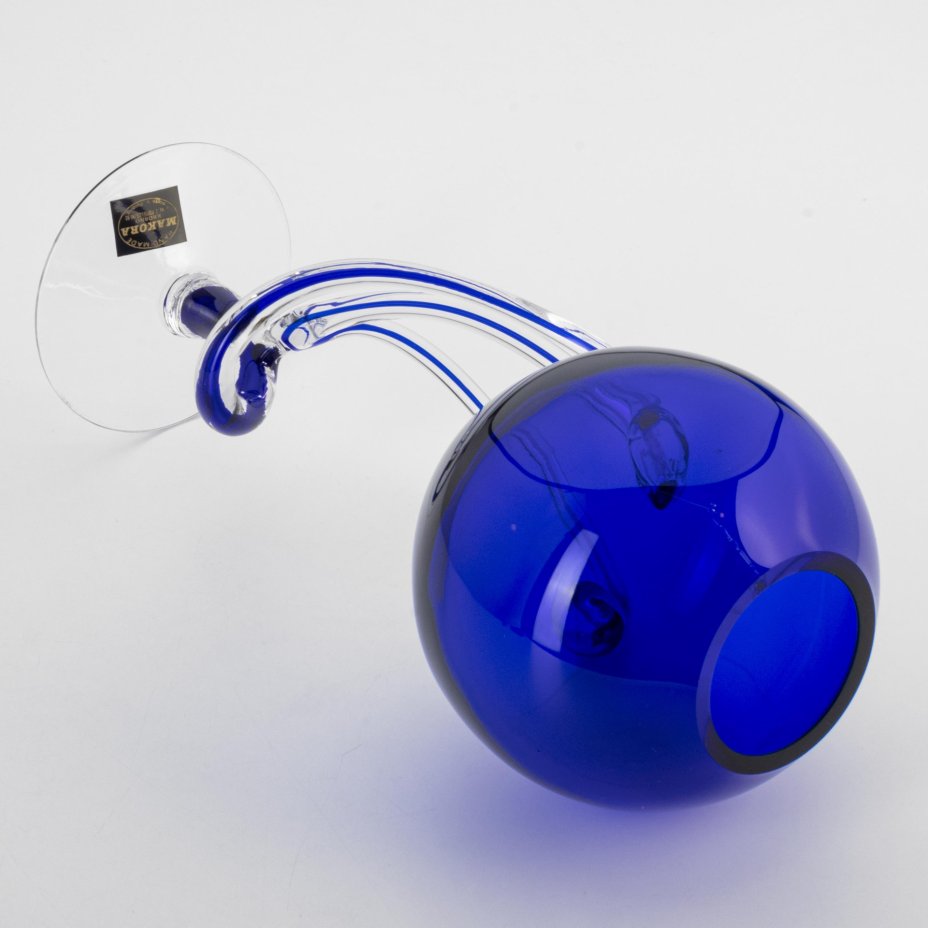 Ваза на фигурной ножке, Makora Krosno, цветное стекло, гутная техника ...