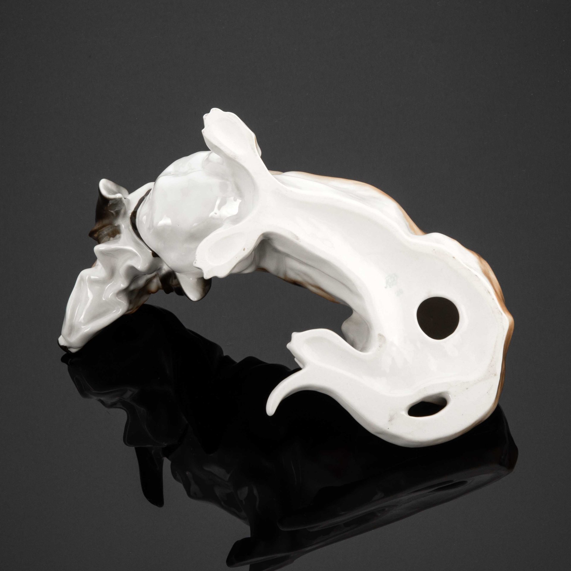 Статуэтка "Бассет", фарфор, роспись, Ленинградский фарфоровый завод ...