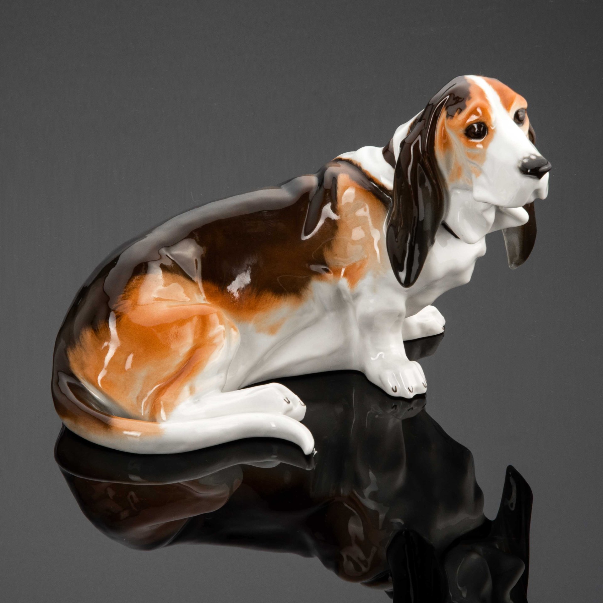 Статуэтка "Бассет", фарфор, роспись, Ленинградский фарфоровый завод ...