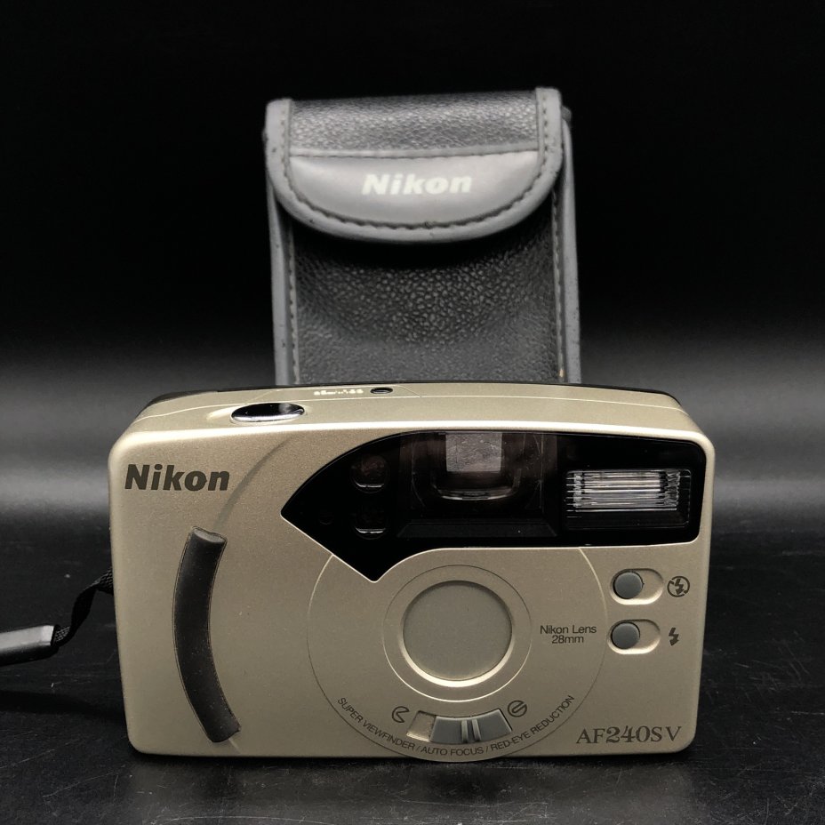 Фотоаппарат пленочный "Nikon AF240SV" в оригинальном чехле, пластик ...