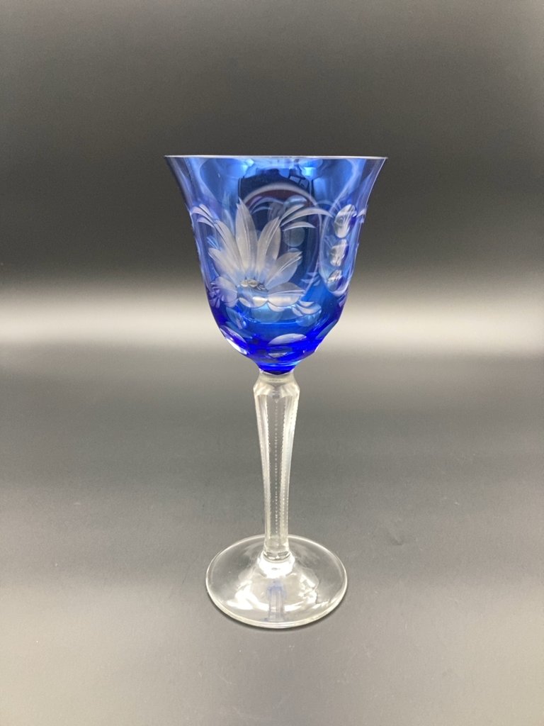 Бокал из цветного стекла с узором, стекло, 1960-1990 гг. стоимостью ...