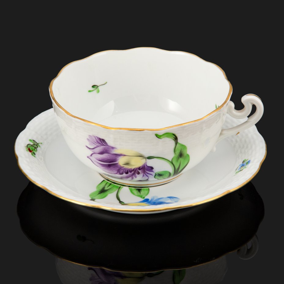 Чайная пара, выполненная в дизайне Kitty (KY) с изображением тюльпана ...