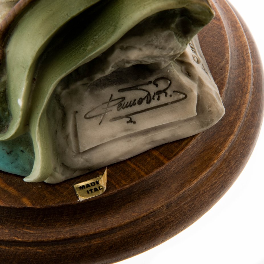 Статуэтка "Жёлтая трясогузка", композитный материал, дерево ...