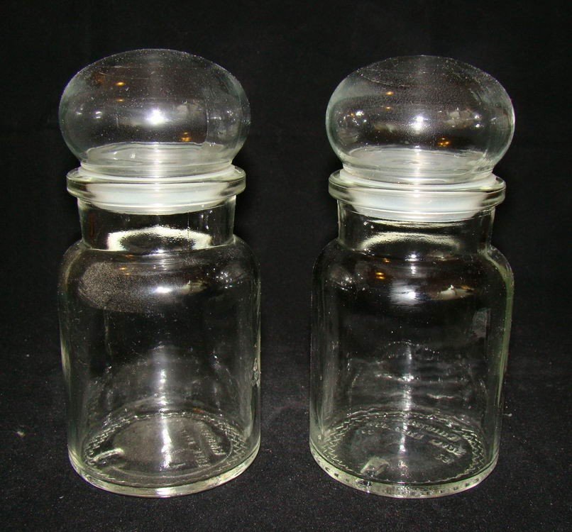Банки аптечные, стекло, Бельгия, 1940-1980 гг. стоимостью 1400 руб.