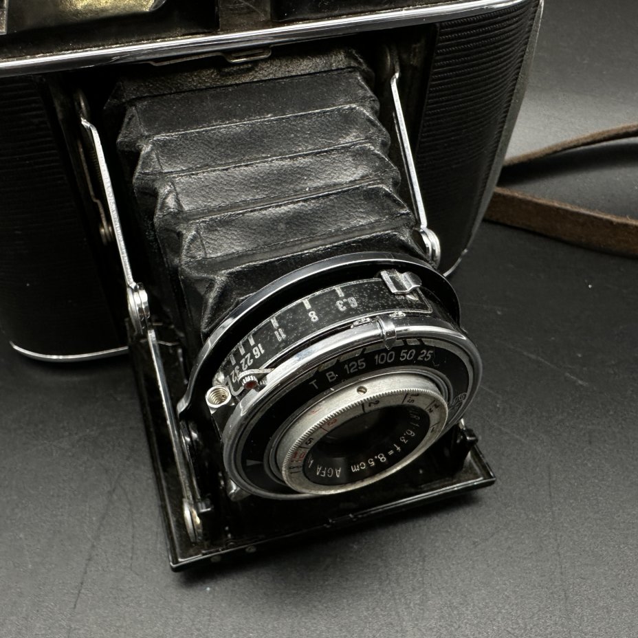 Фотоаппарат "Agfa jsolette" с объективом "Anastigmat Jgestar 1:6.3 F=8. ...