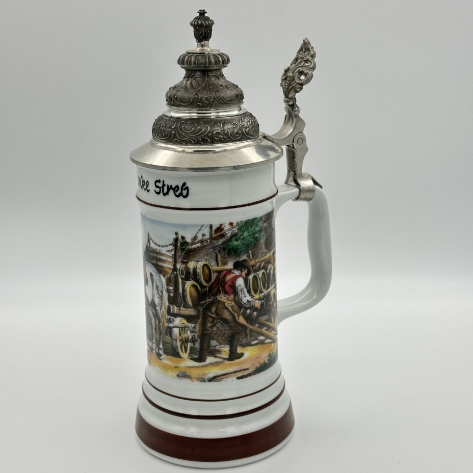 Кружка пивная с крышкой с, изображением пивовара, фарфор, крышка ...