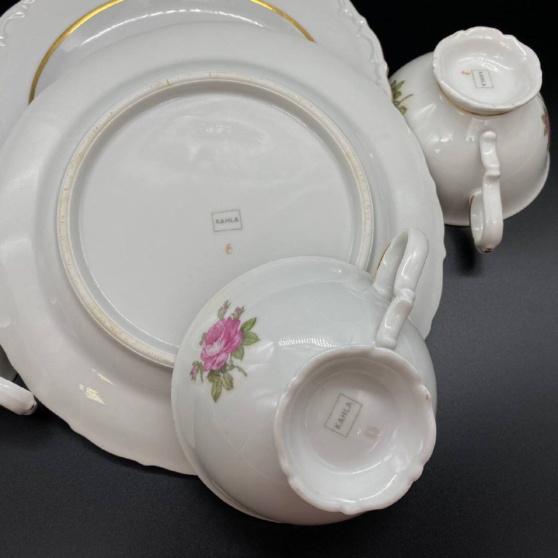 Набор из 3 чайных чашек и 3 десертных тарелок, фарфор, деколь, золочение, Kahla, Германия, 1937 ...