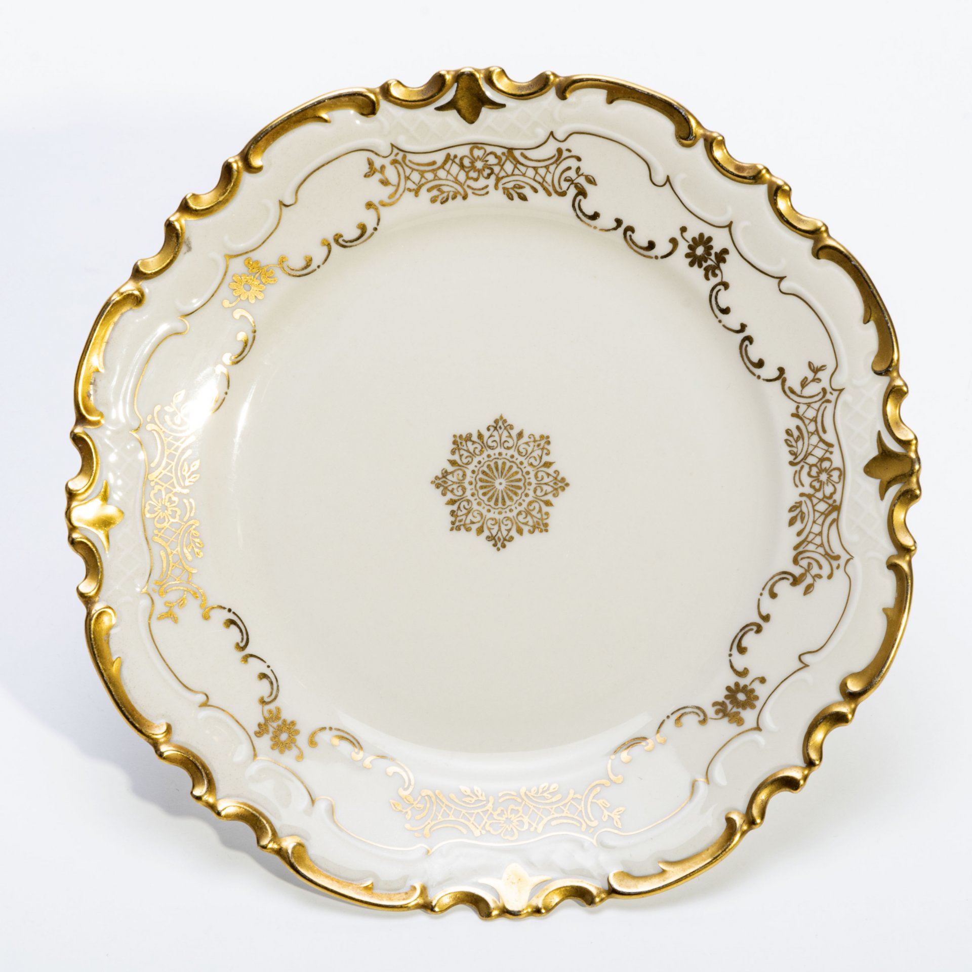 Тарелка десертная с классическим декором декором, фарфор, золочение, Reichenbach, Германия, 1969 ...