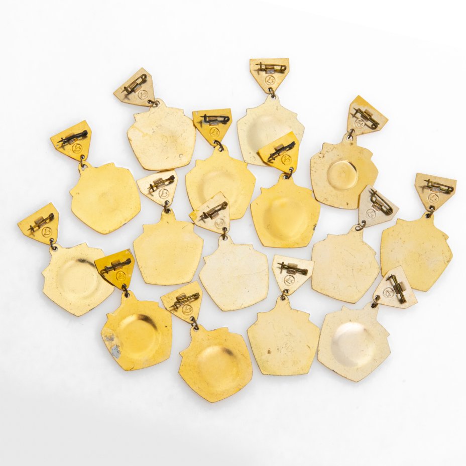 Набор знаков "СССР-60, гербы союзных республик", латунь, эмаль, булавка ...