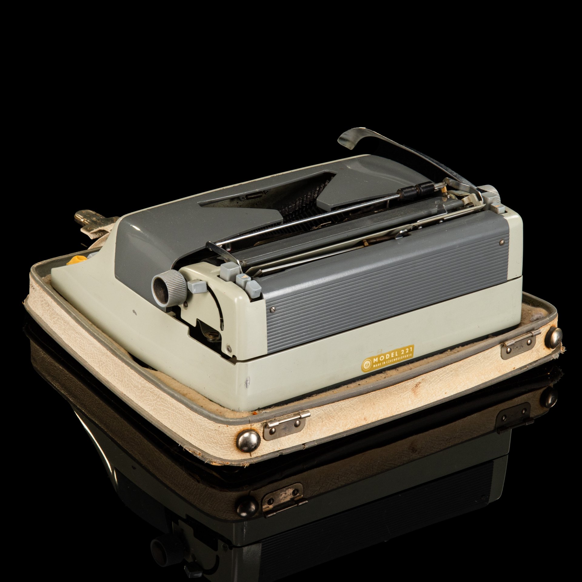 Машинка печатная "Consul Model 221" в оригинальном кофре, металл ...