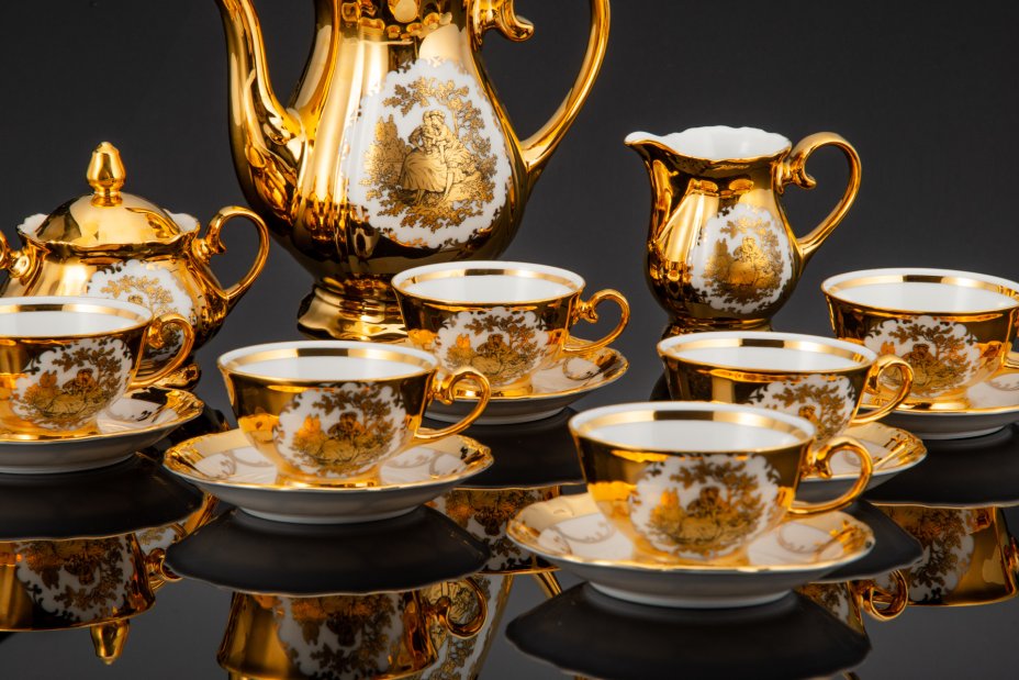 Сервиз кофейный, декорированный изображением галантных сцен, на 6 ...