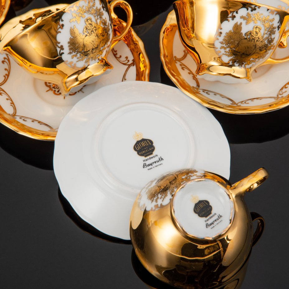 Сервиз кофейный, декорированный изображением галантных сцен, на 6 ...