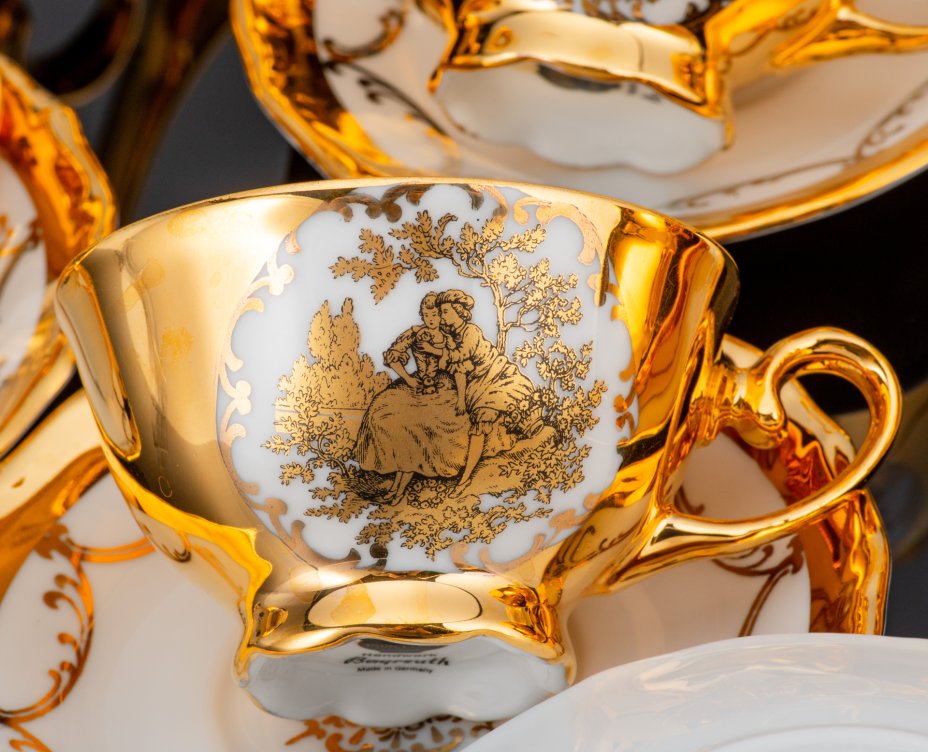 Сервиз кофейный, декорированный изображением галантных сцен, на 6 ...