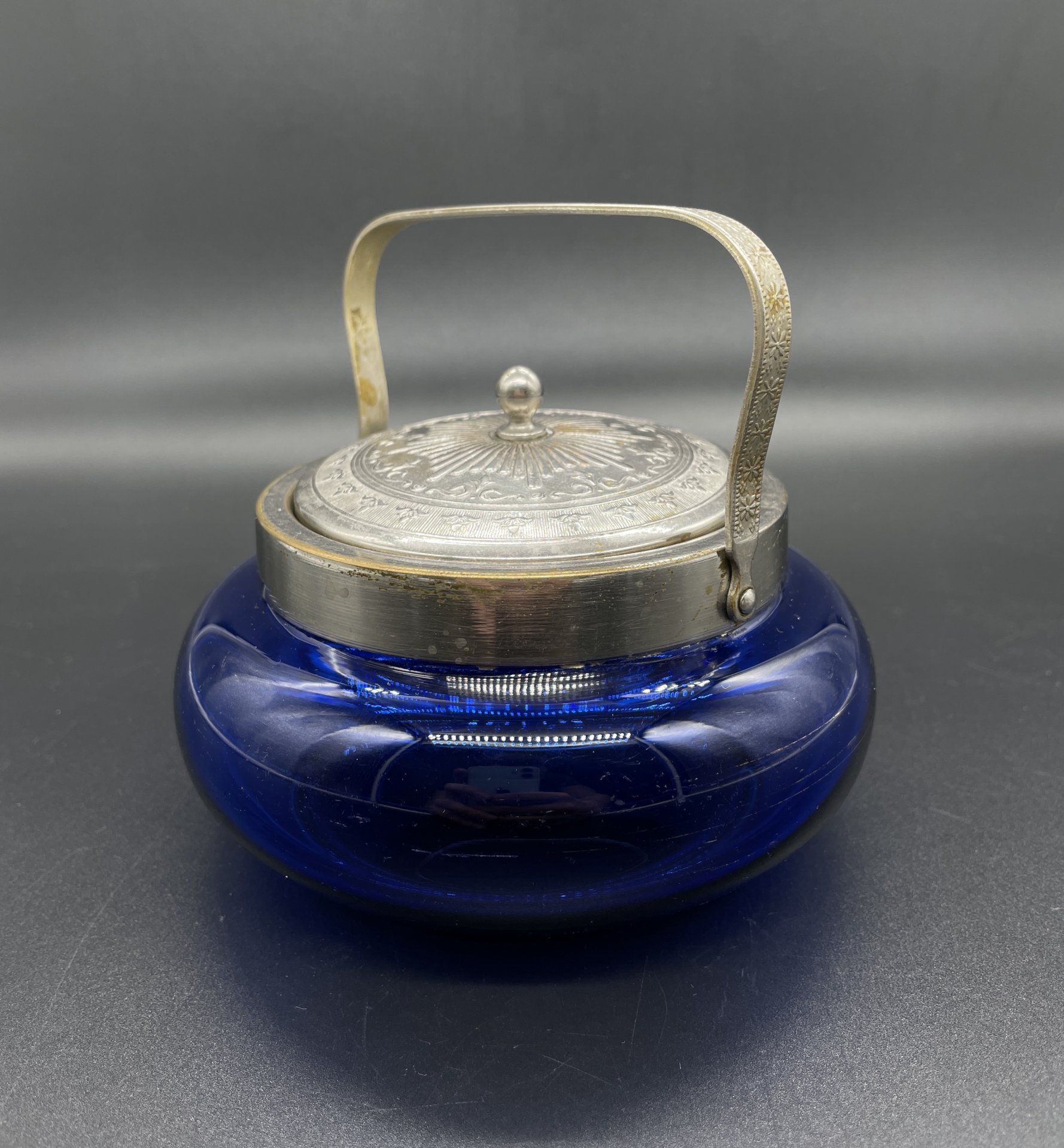 Сахарница из кобальтового цвета с ручкой, цветное стекло, латунь ...