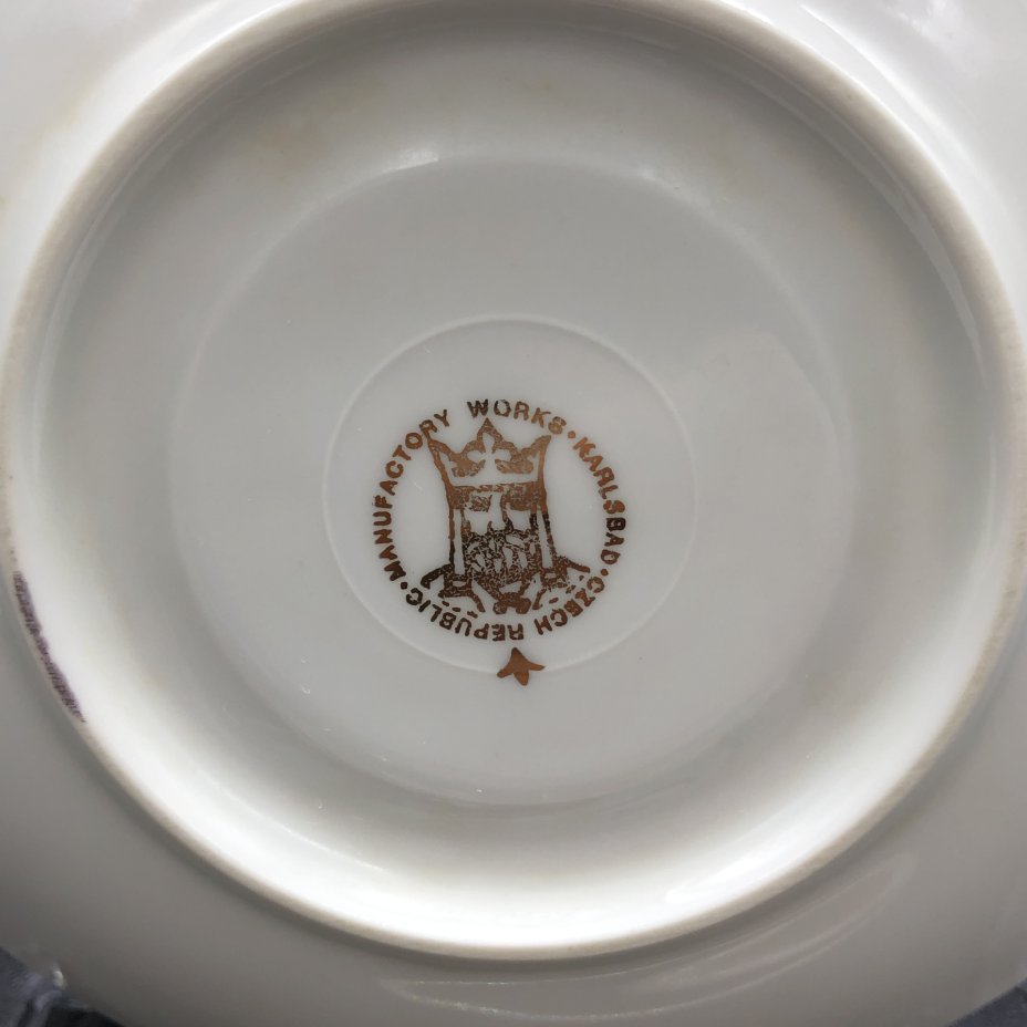 Набор из четырех блюдец с античной сценой, фарфор, деколь, золочение ...