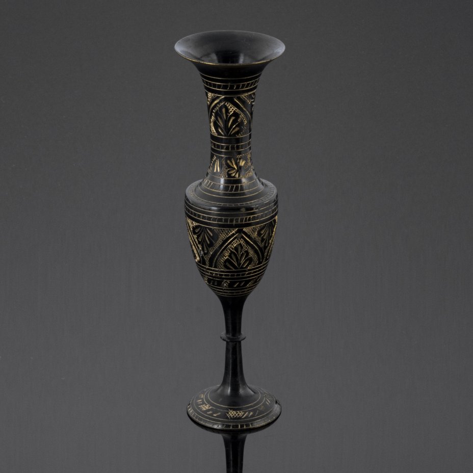 Ваза, латунь, гравировка, Индия, 1980-1990 гг. стоимостью 3000 руб.