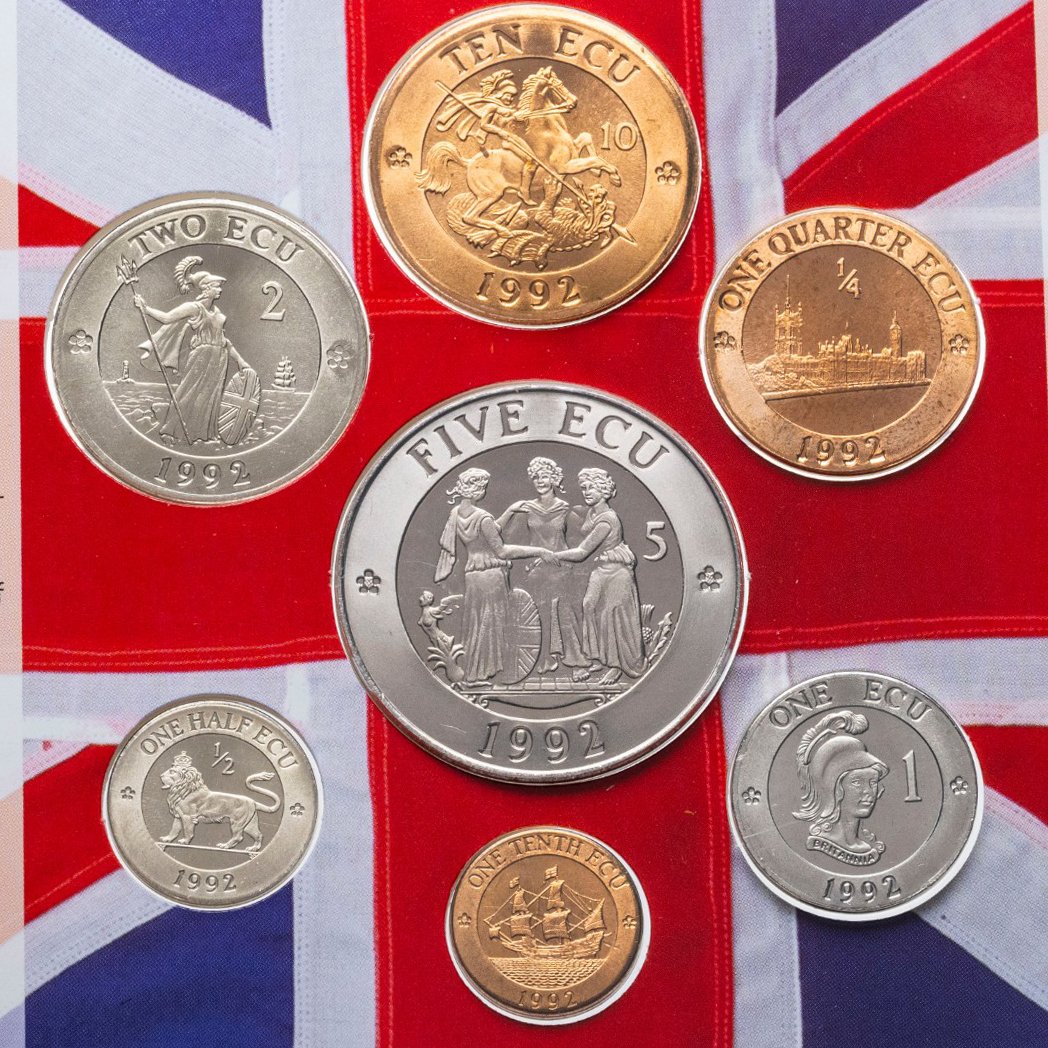 Великобритания набор экю 1992 (7 штук в буклете) стоимостью 3650 руб.