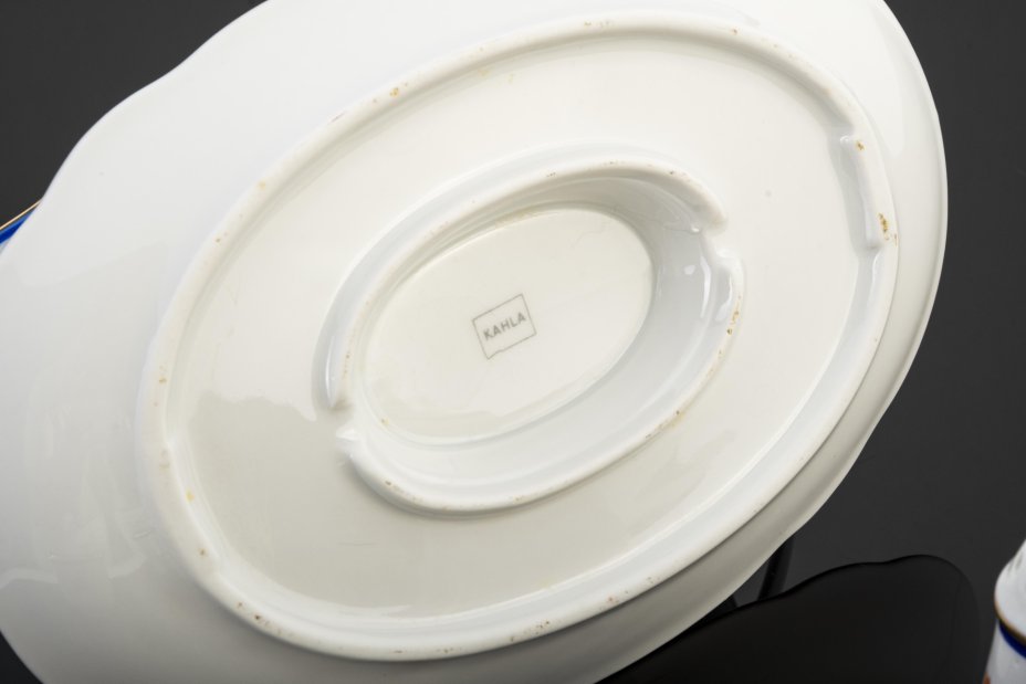 Сервиз обеденный , на 6 персон, украшенный орнаментом "Мейсенский букет" (25 предметов), фарфор ...