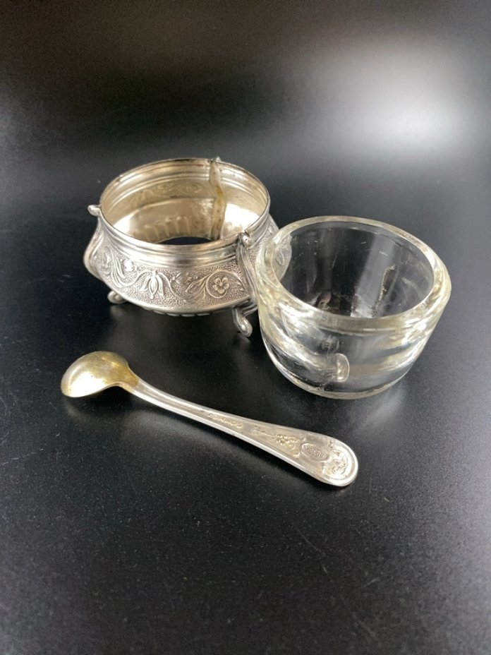 Солонка с миниатюрной ложкой, мНЦ (медь-никель-цинк), стекло, Мстерская ...