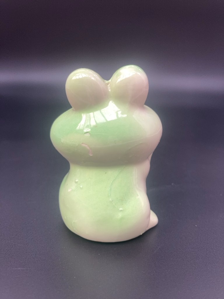 Статуэтка "Лягушка", керамика, 1990-2020 гг. стоимостью 990 руб.