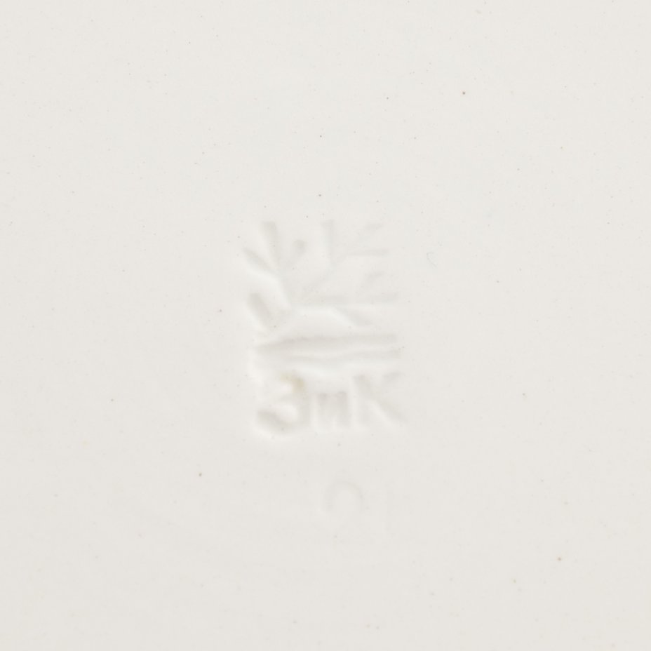 Набор из трёх тарелок с голубым бортом, фаянс, крытье, Конаковский ...