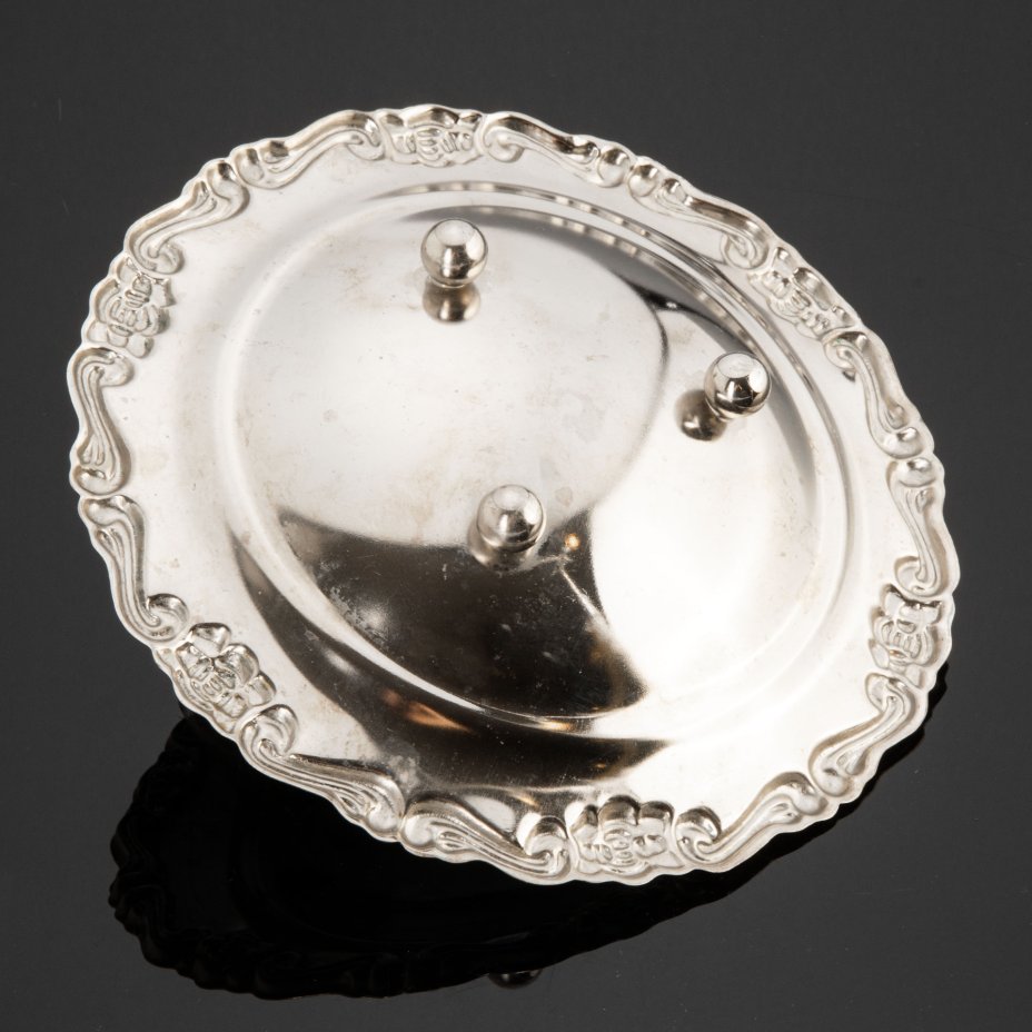 Блюдо (фруктовница) с фигурным краем, на трёх ножках, мНЦ (медь-никель ...