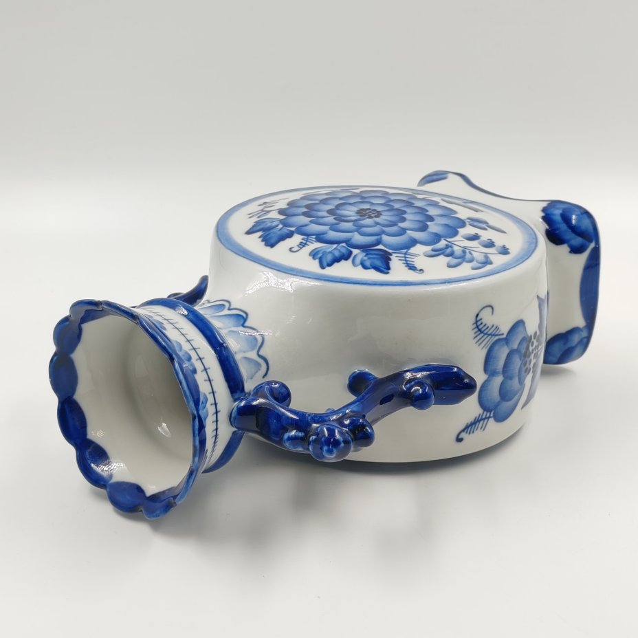 Ваза с цветочным декором, фарфор, роспись, Объединение «Гжель», Россия ...