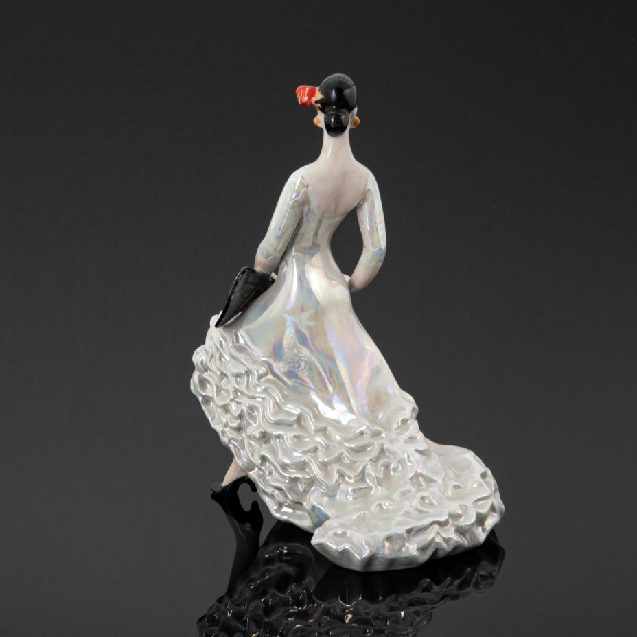 Статуэтка "Испанский танец", автор О. Жникруп, фарфор, роспись ...