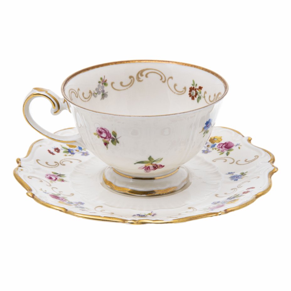 Пара чайная с изящным цветочным декором и вензелями, фарфор, деколь, золочение, мануфактура ...