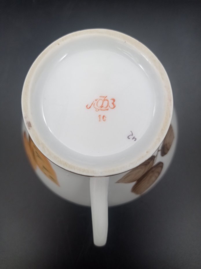 Чайная пара из сервиза "Шиповник", фарфор, роспись, золочение, Ленинградский фарфоровый завод ...