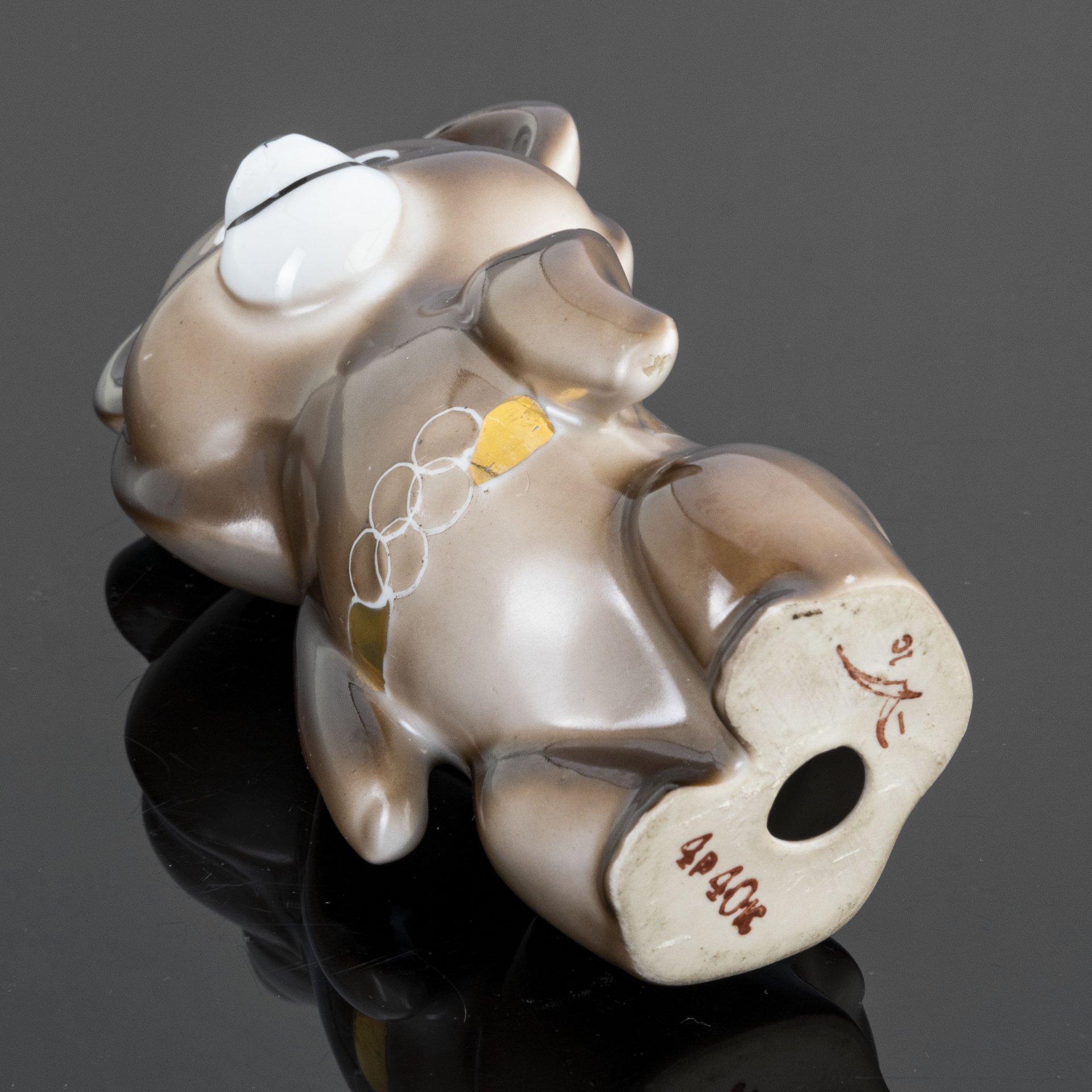 Статуэтка "Олимпийский Мишка", фарфор, роспись, золочение, Краснодарский фарфорово-фаянсовый ...