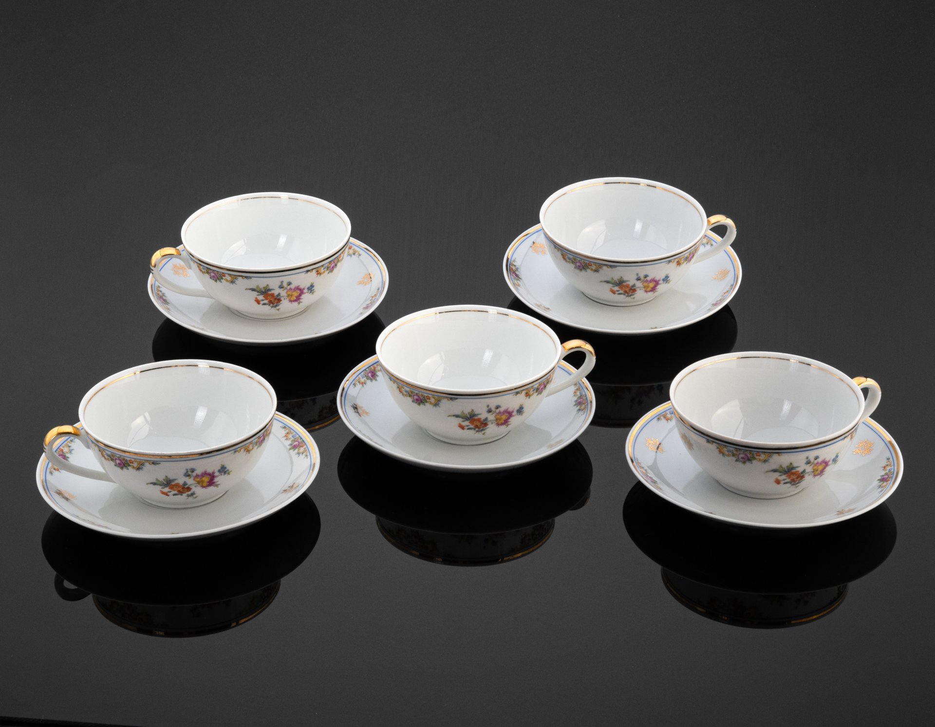 Набор чайных пар на 5 персон, украшенных изображением цветов, фарфор, деколь, золочение, Kahla ...