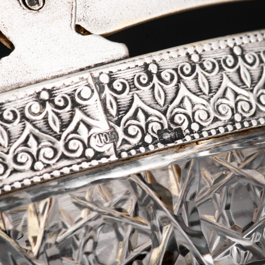 Ваза (конфетница) круглой формы в оправе с ручкой, металл, золочение ...