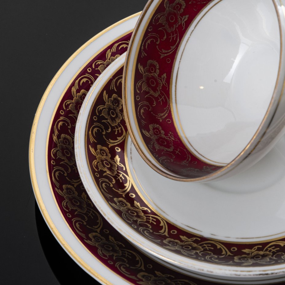 Чайное трио, украшенное цветочным орнаментом, фарфор, крытье, золочение, Reichenbach (Райхенбах ...