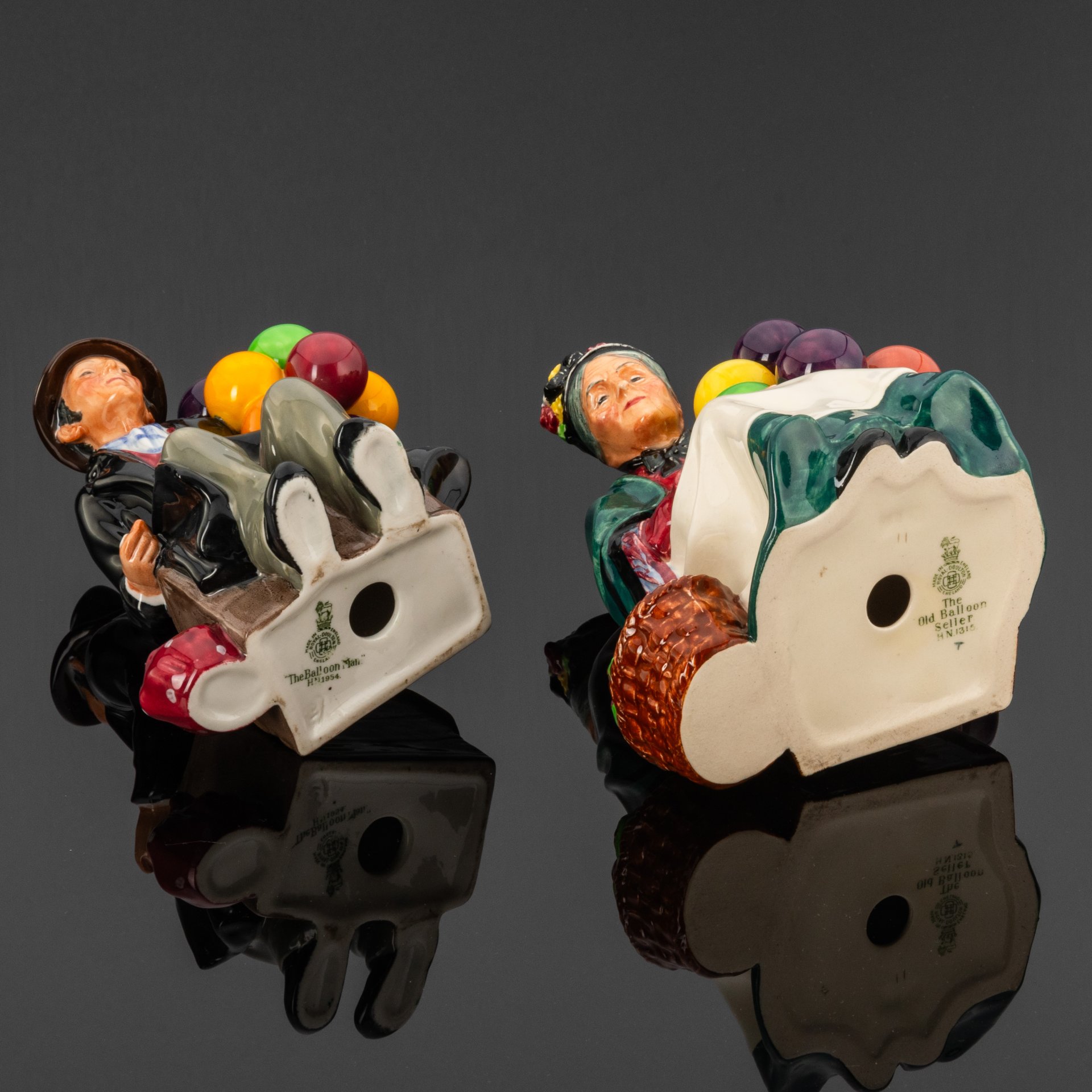 Статуэтки парные "The Old Ballon seller" и "The Balloon man" ("Продавцы ...