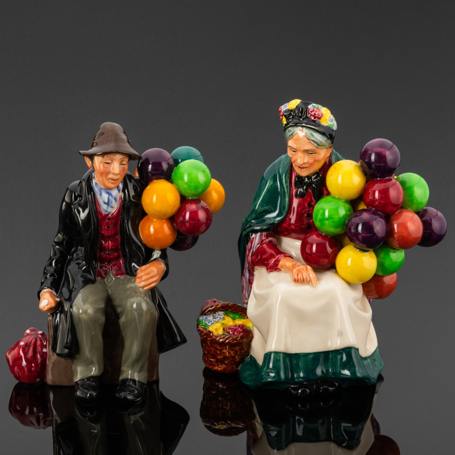 Статуэтки парные "The Old Ballon seller" и "The Balloon man" ("Продавцы ...